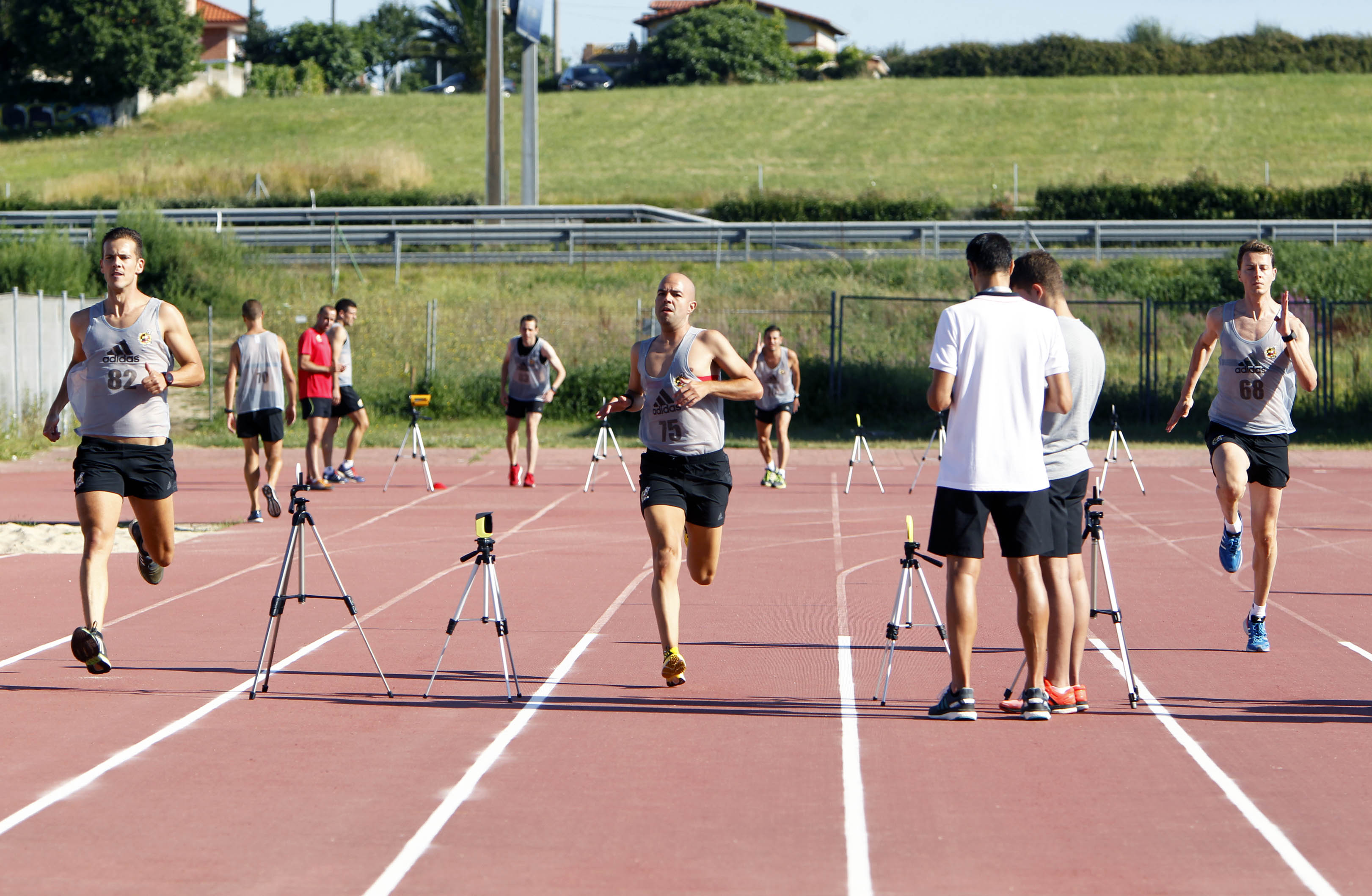 Los árbitros y árbitros asistentes de 2ª División consiguen pleno en ...